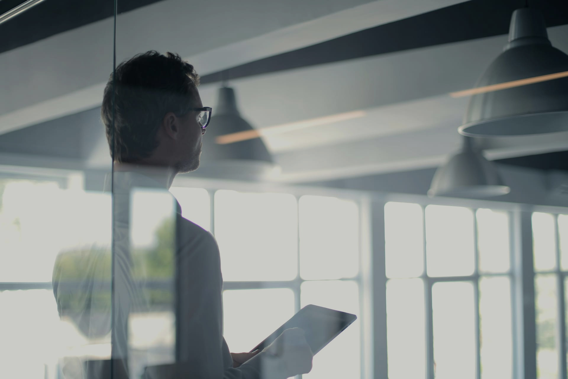 What is a CEO in a company and what are their responsibilities? | EAE